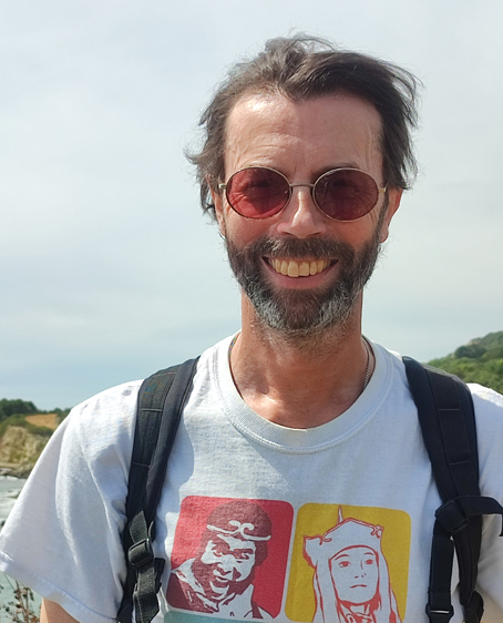 Painting and drawing at Praa Sands - Nick Watton ~ artist and illustrator